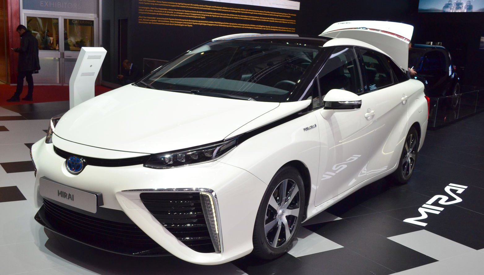 Toyota Mirai technical specifications and fuel economy